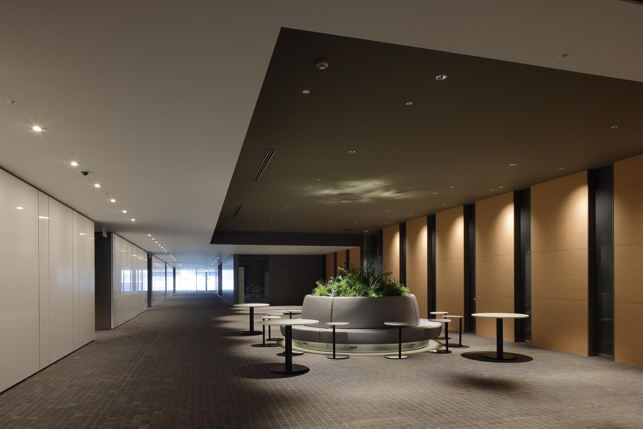 横濱ゲートタワー / YOKOHAMA GATE TOWER | Tomoru Design